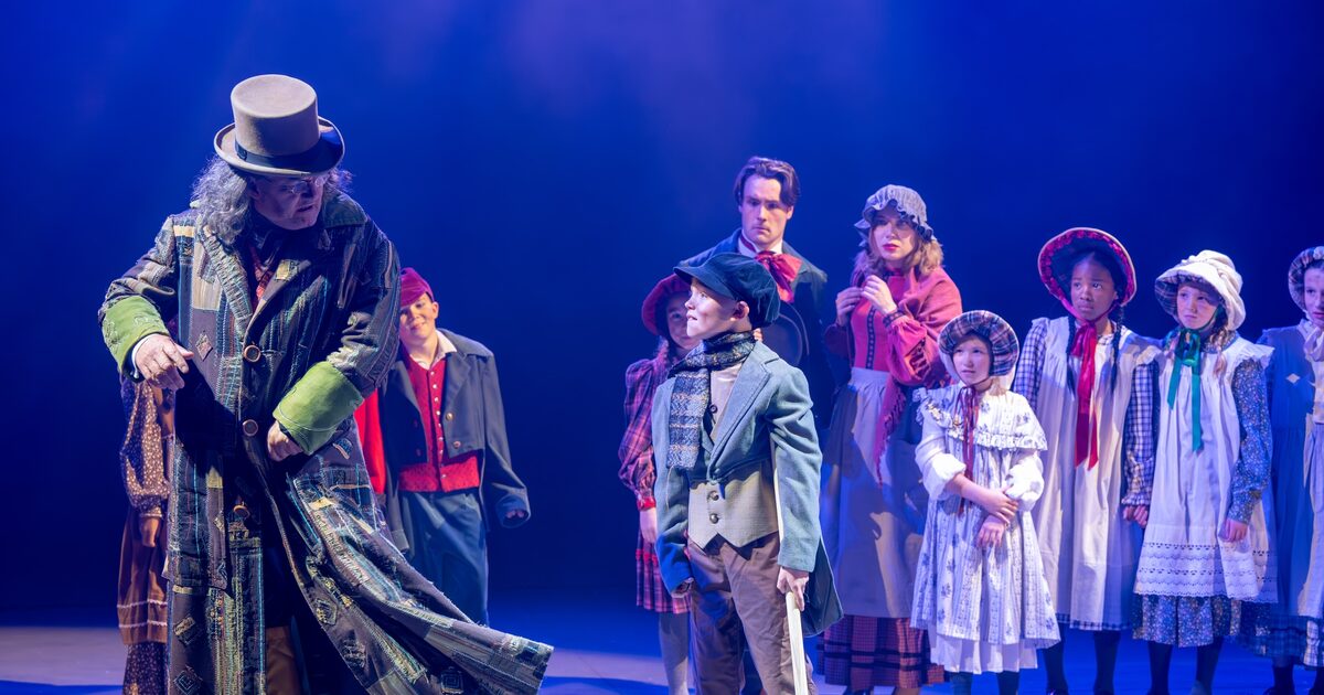 Cirque Scrooge | ICC Wales